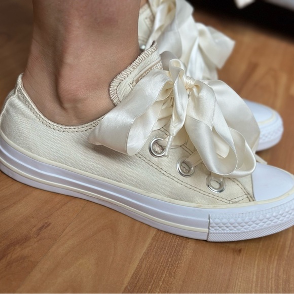 Converse | Shoes | Converse Cream Canvas Sneakers With Satin Laces ...